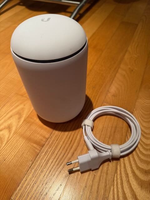 Ubiquity UniFi Dream Machine (6) (Gebraucht) in Zürich für CHF 55 – mit ...