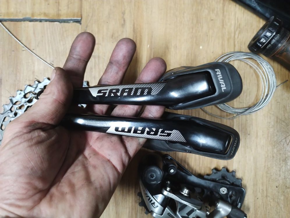 Gravel SRAM Rival 1x11-fach Gruppe komplett (Gebraucht) in Oetwil am ...