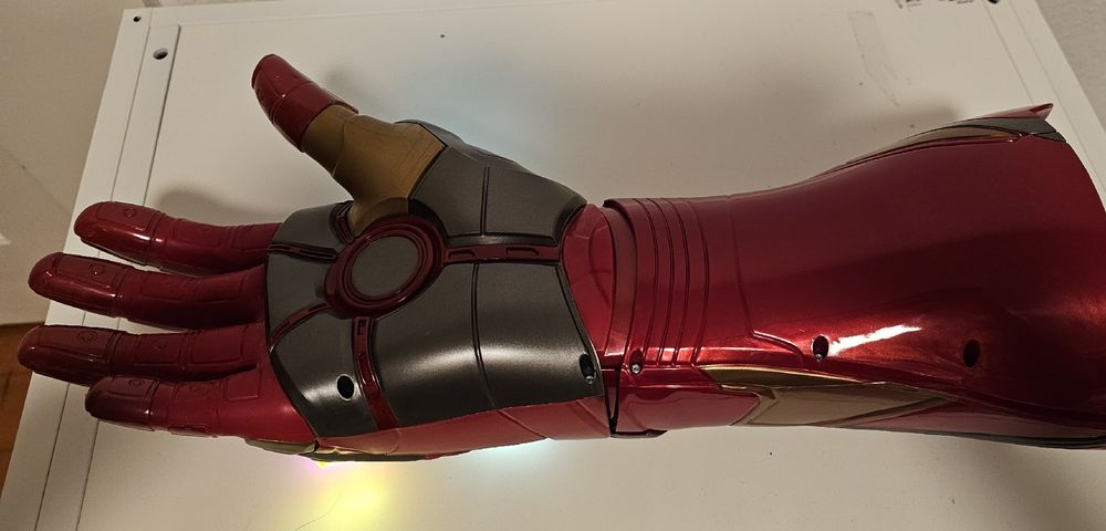 Marvel Legends Avengers Endgame Iron Man Gauntlet (D'occasion) à St ...