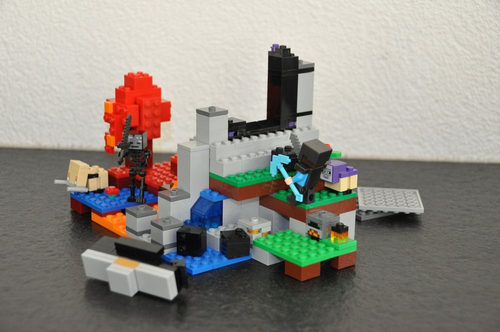 LEGO Minecraft Set 21172 | Kaufen auf Ricardo