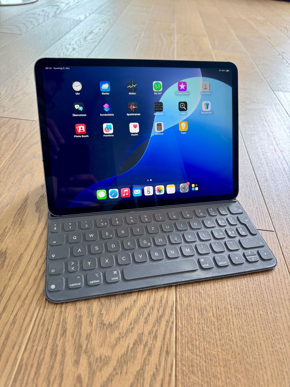 Apple iPad Pro 11 Zoll SIM Slot (256 GB) mit Tastatur – (Gebraucht) in ...