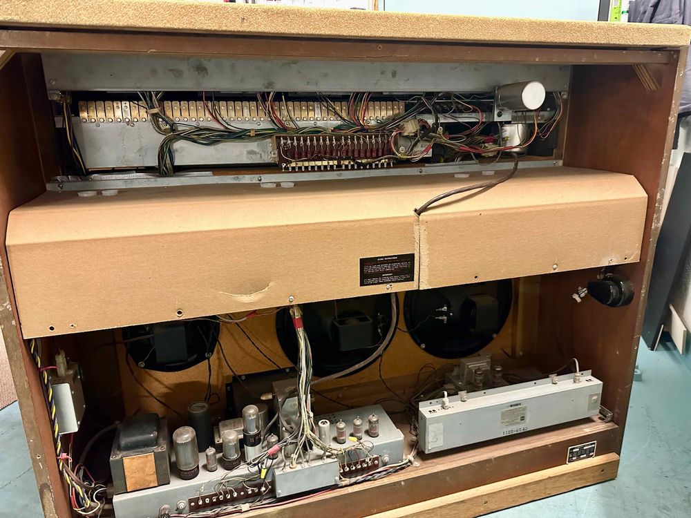 HAMMONDORGEL Mod. M102 (Gebraucht) in Zürich für CHF 175 – nur Abholung ...