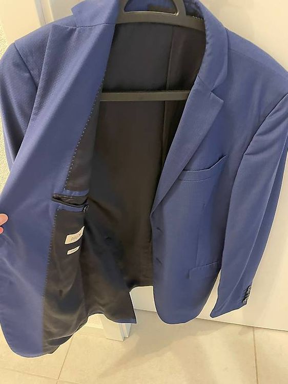 Costume Slim Fit très peu porté, taille 48 (D'occasion) à Collombey ...