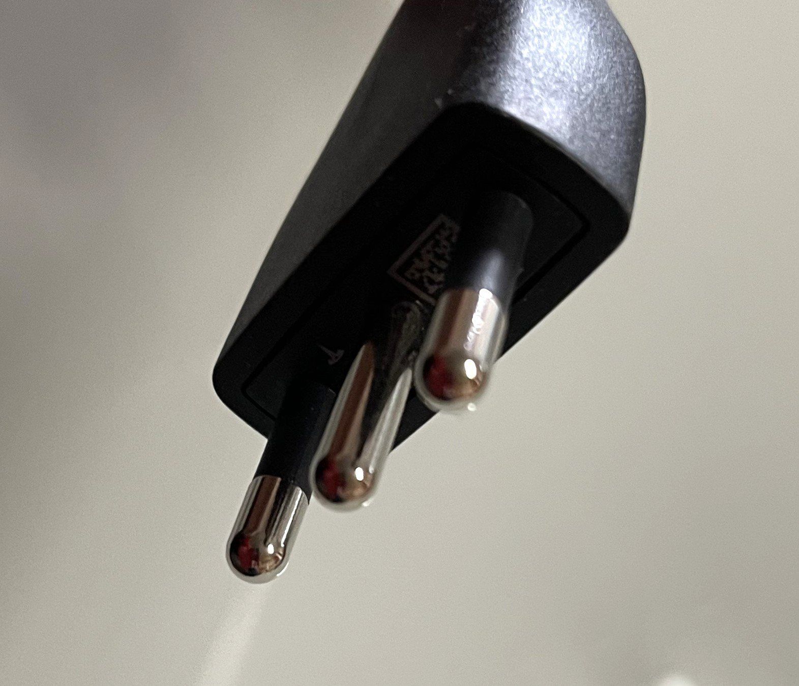 Tesla Adapter -13A/250V - Italien (Neu (gemäss Beschreibung)) in ...