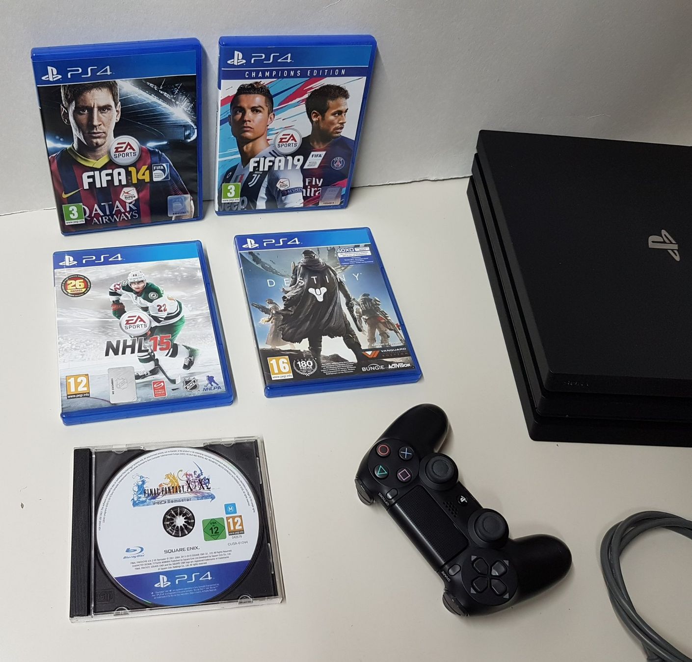 Sony Playstation 4 Pro Konsole 1 TB mit Zubehör (Gebraucht) in ...