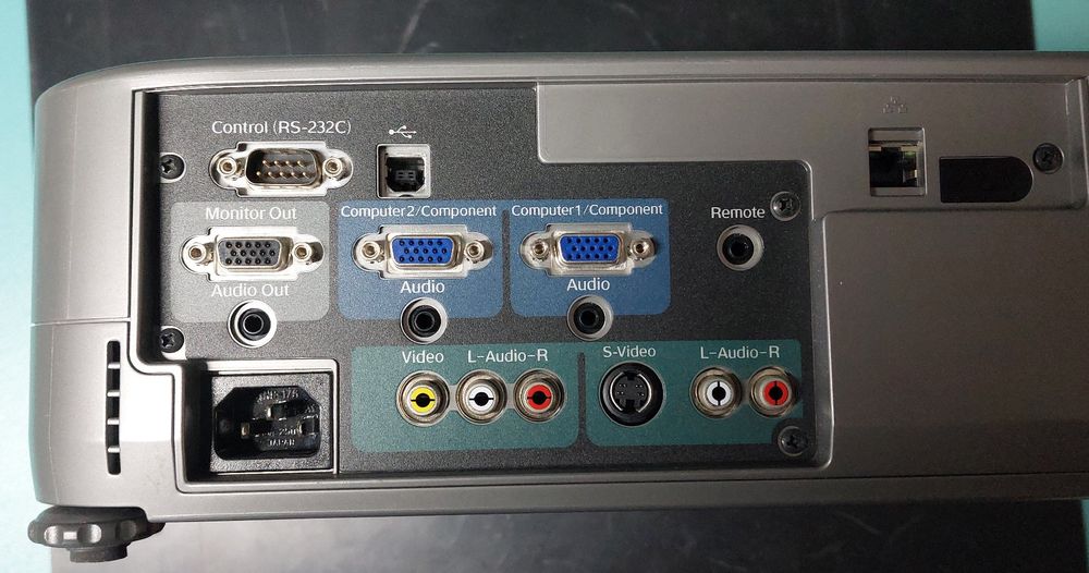 Epson LCD Projektor EMP-830 | Kaufen auf Ricardo