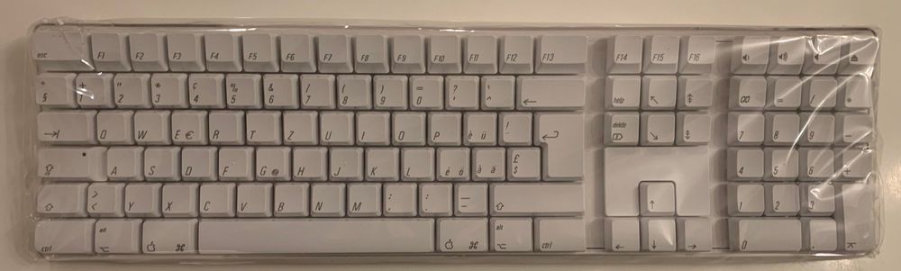Apple Wireless Keyboard Swiss - Mechanical - NEW | Kaufen auf Ricardo