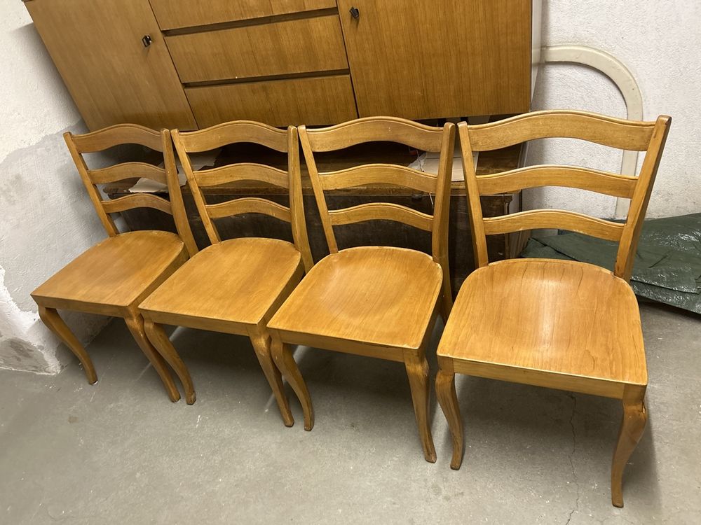Erstaunlich Alte Holzstühle Zu Verschenken Ebenbild