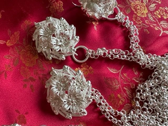 Tracht, Trachtenschmuck, Berner Tracht | Kaufen auf Ricardo