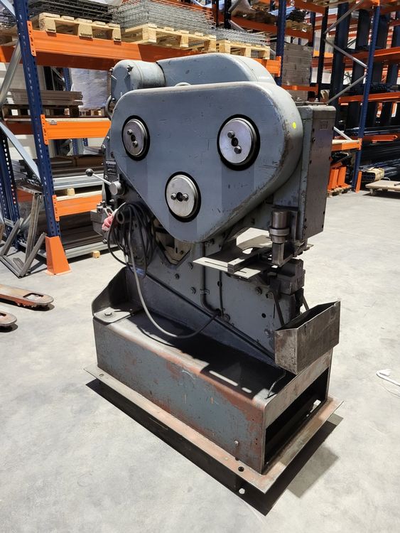 Stanzmaschine Mubea KBL 11 N ink. Werkzeuge (Gebraucht) in Rothenburg für CHF 1000 – nur ...