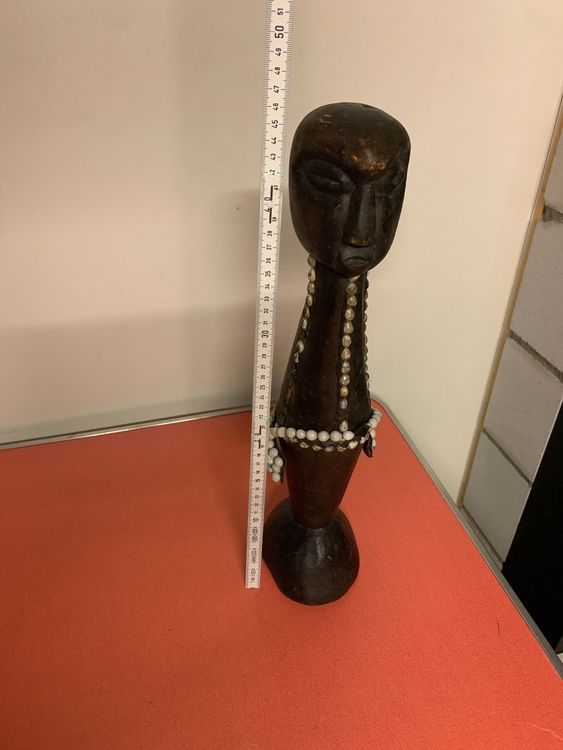 Afrikanische Figur aus Massive Holz (Gebraucht) in Lanzenhäusern für CHF 45 – mit Lieferung auf ...