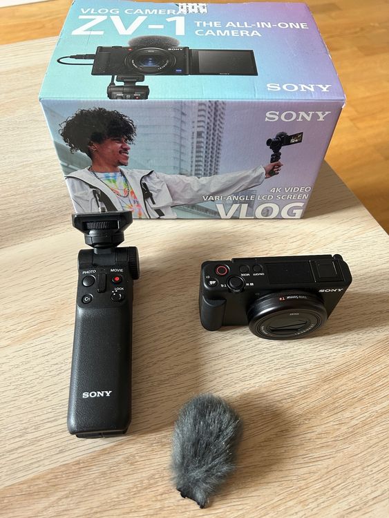 Vlogging kit - Sony ZV1 + Bluetooth grip / 256GB | Kaufen auf Ricardo