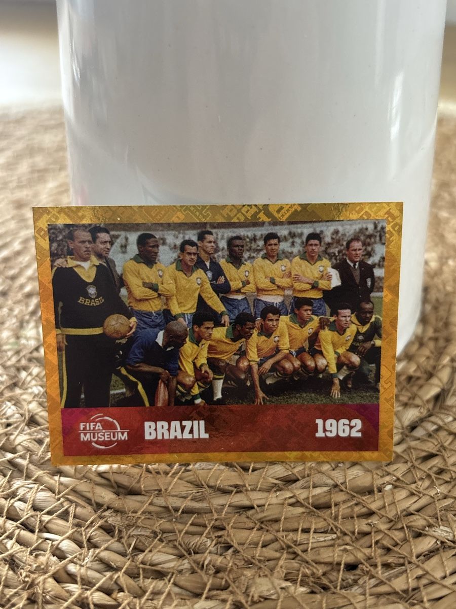 Panini FIFA WM 2026 Sticker Gold Brasilien 1962, Top! (Neu (gemäss ...