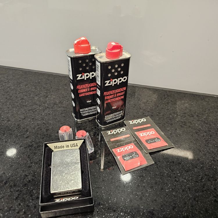 Zippo Starter Kit : Feuerzeug, Benzin, Docht, Feuersteinen (Gebraucht ...