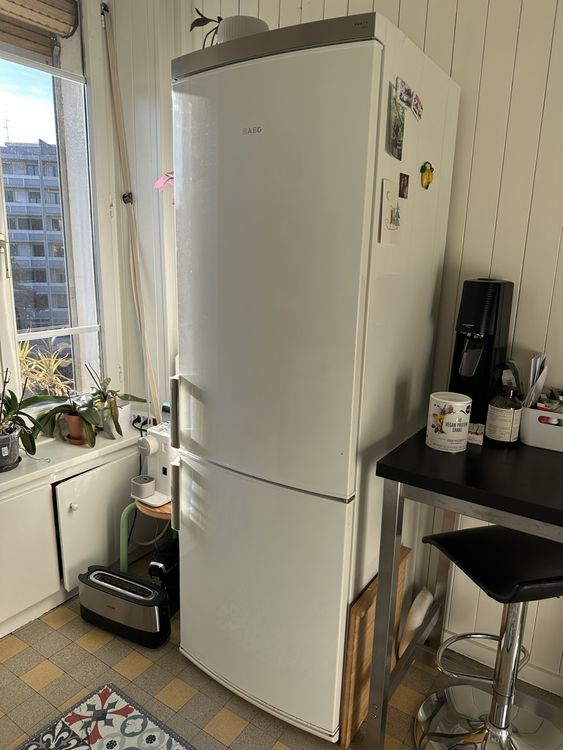 Frigo AEG (D'occasion) à Genève pour CHF 400 – retrait uniquement ...