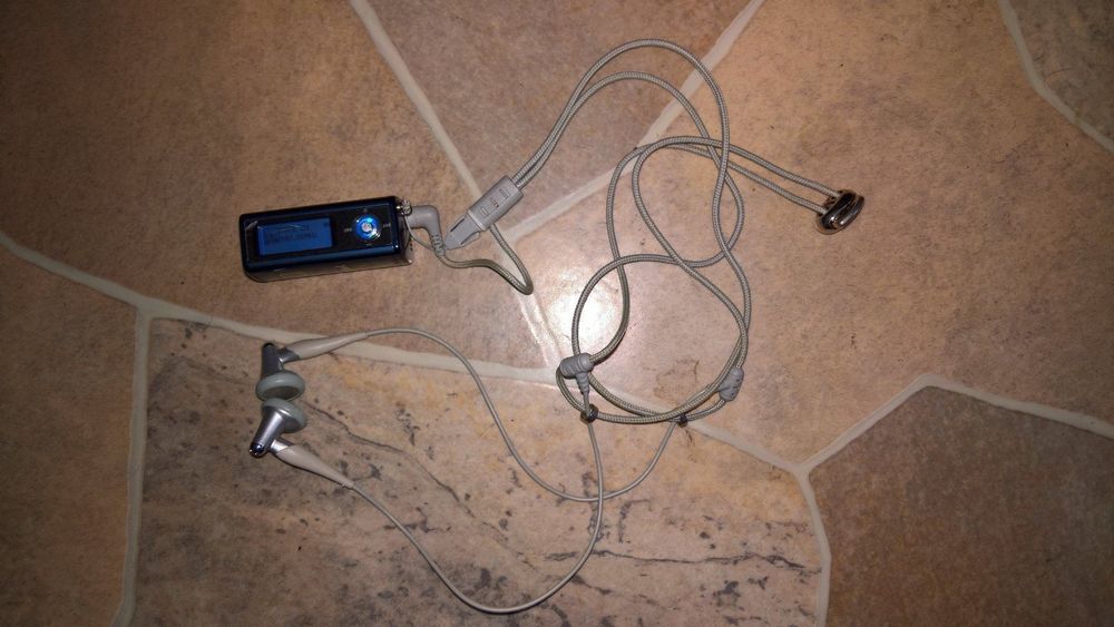 Samsung YP-ST5 V MP3 Player FM Tuner ( Neu ) (Neu (gemäss Beschreibung)) in Oetwil am See für ...