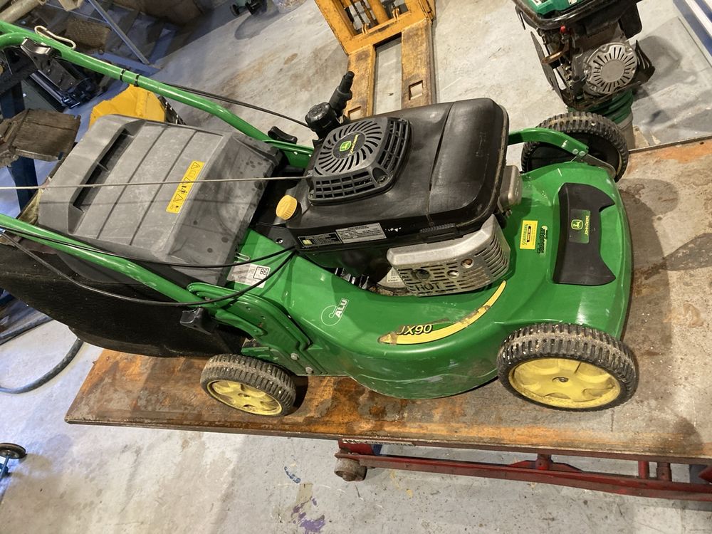 Tondeuse John Deere JX90 (Defekt) in Sainte-Croix für CHF 105 – nur ...