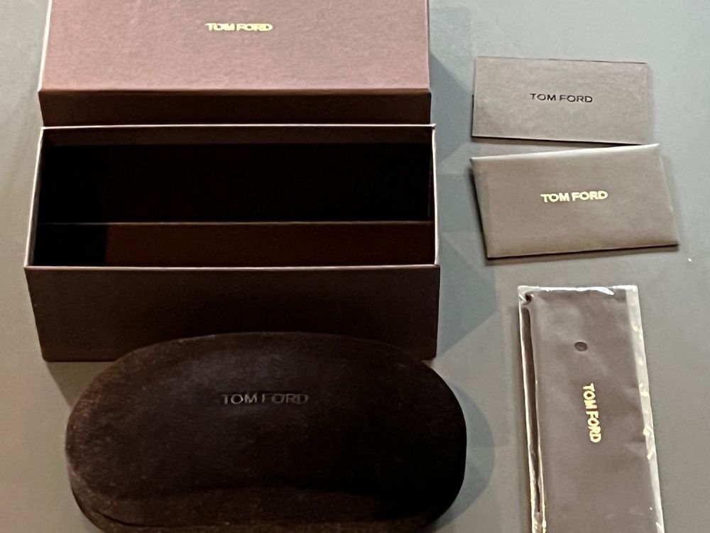 Tom Ford Sunglasses box (Gebraucht) in versoix für CHF 10 – mit ...