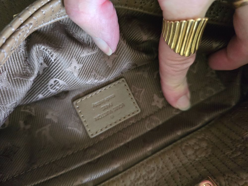 Louis Vuitton Pochette Clutch Altair (Gebraucht) in Bottmingen für CHF ...