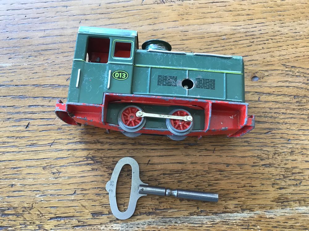 Ancien train « made in US zone » loco wagons rails (D'occasion) à Fully ...