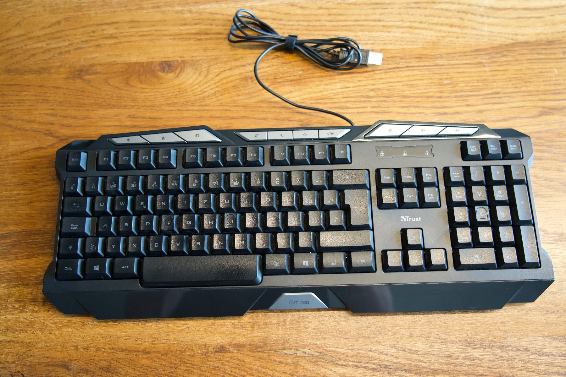 Trust GXT 280 LED Illuminated Gaming Keyboard DE Schwarz (Gebraucht) in ...