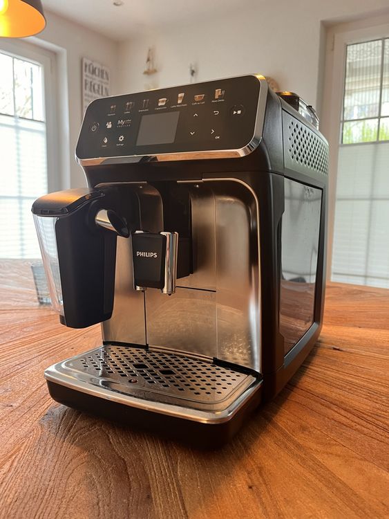 Philips Kaffeemaschine 5400 Series ab nur CHF 1.00 (Gebraucht) in Neschwil für CHF 284 – nur ...