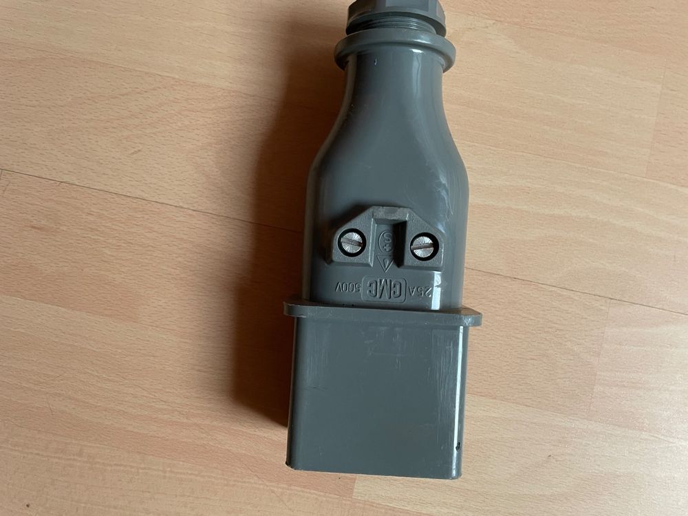 J25/4 Poliger Stecker Industrie CMC (Gebraucht) in Huttwil für CHF 39 ...