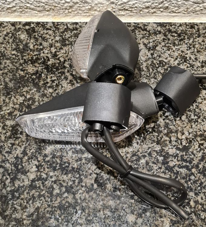 Ducati Monster 821 - Original Blinker Set (Gebraucht) in Brüttisellen für CHF 24.9 – mit ...