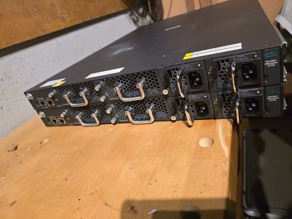 2× HPE FlexFabric 5900AF JC772A – 48× 10GbE SFP+, 4× 40GbE (Gebraucht ...