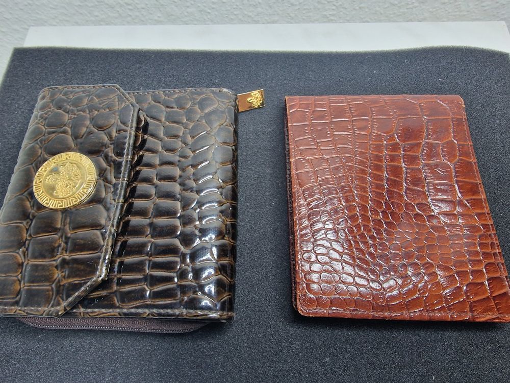 2 x Portemonnaies TOP Zustand,Die Schlange und Das Krokodil (Gebraucht) in Bülach für CHF 2 ...