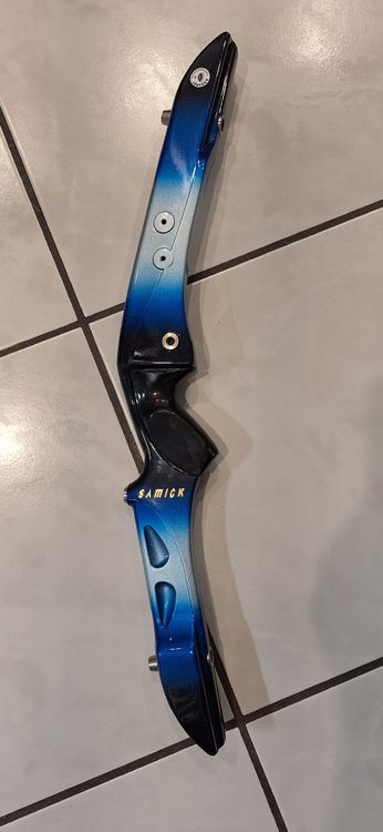 Samick Recurve Mittelteil blau/silber gebraucht Linkshänder (Gebraucht) in Ballwil für CHF 40 ...