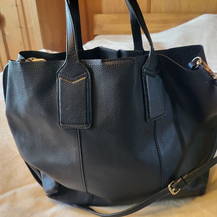 Schwarze Tasche MANGO leicht, mit viel Platz (Gebraucht) in Tägertschi ...