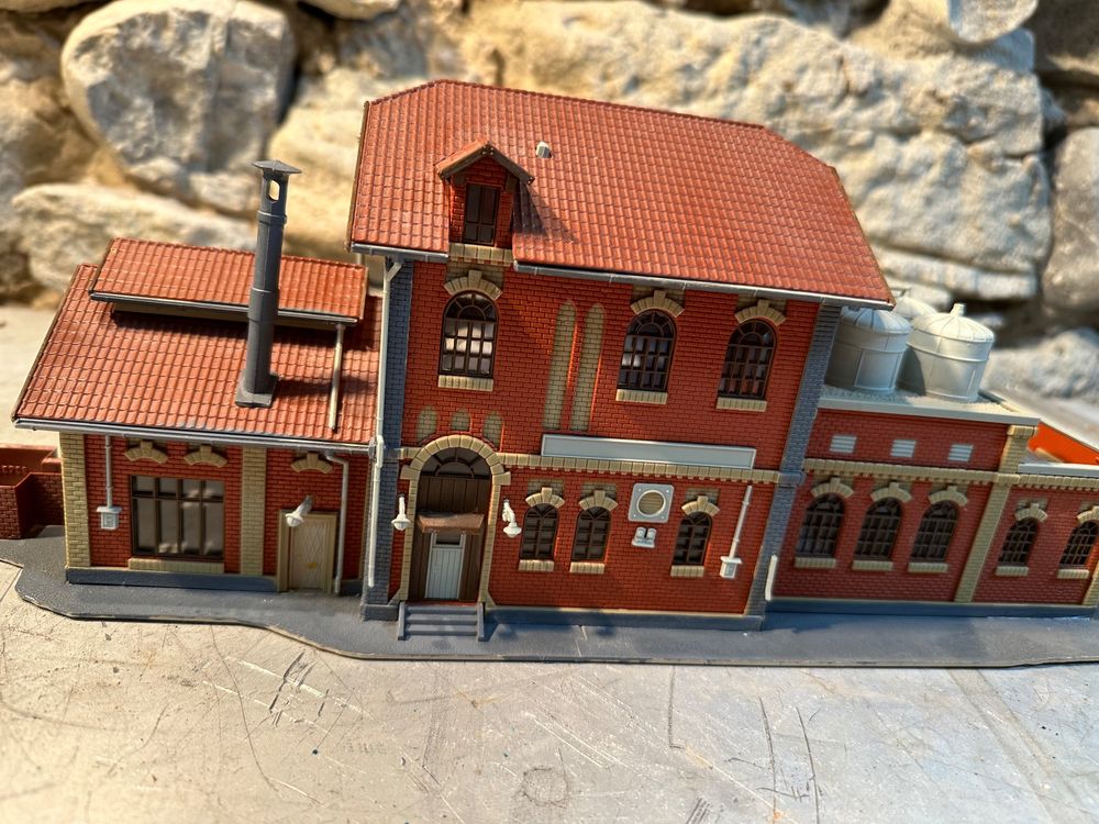 R196 Bahnhof-Gebäude Eisenbahn | Kaufen auf Ricardo