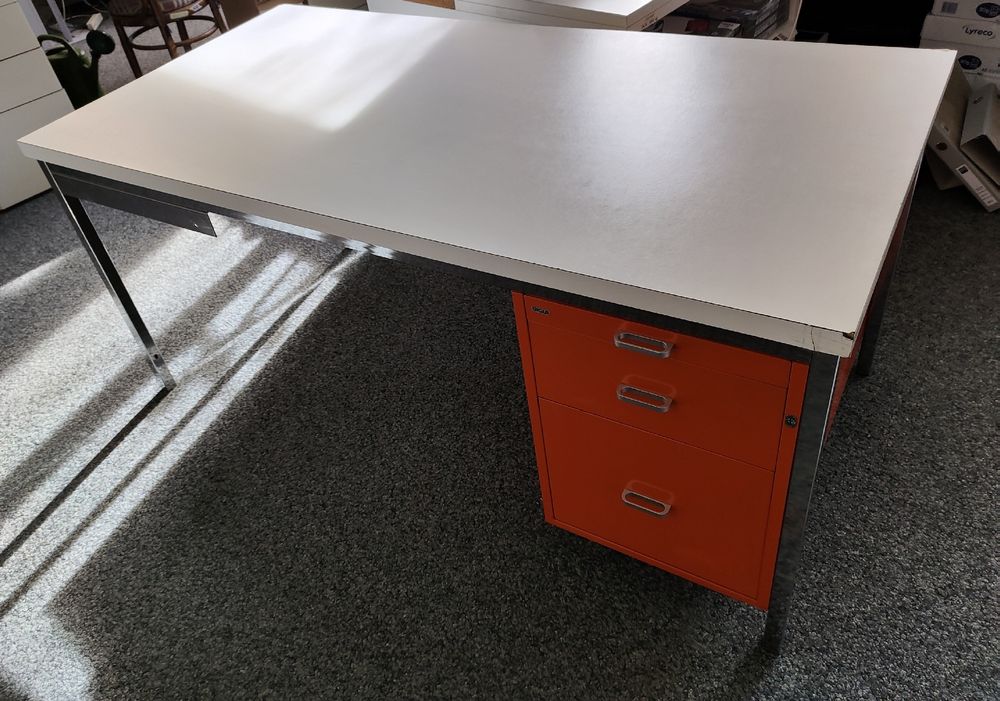 Bigla Pult mit Korpus (Metall), 60er Jahre (Gebraucht) in Luzern für ...