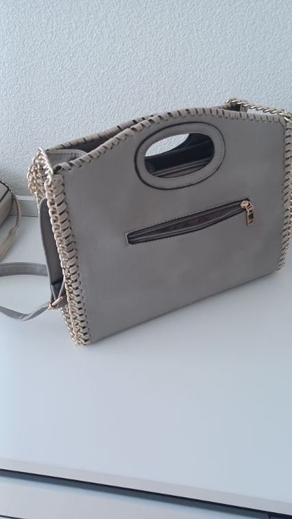 Tasche gross, grau mit Kette goldfarben (Gebraucht) in Zeiningen für ...