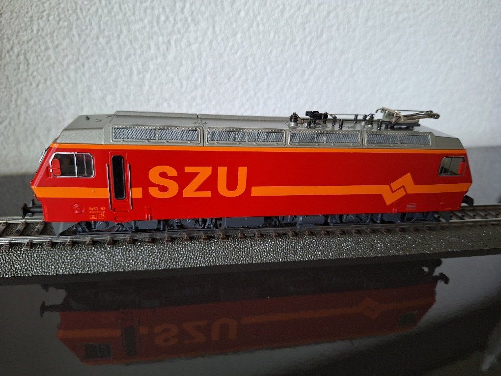 HAG HO. Locomotive Re 4/4 Compagnie SZU, selon photos (Neu und ...