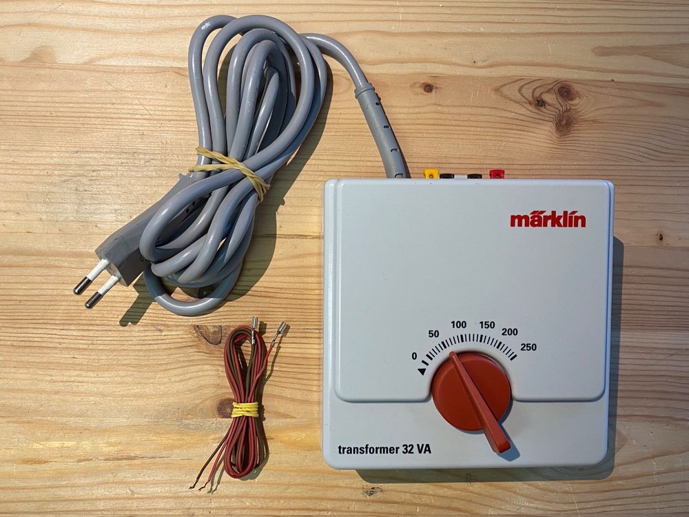Märklin Trafo 6647, 32 VA, Sehr guter Zustand, inkl. Gleisk. (Neu ...