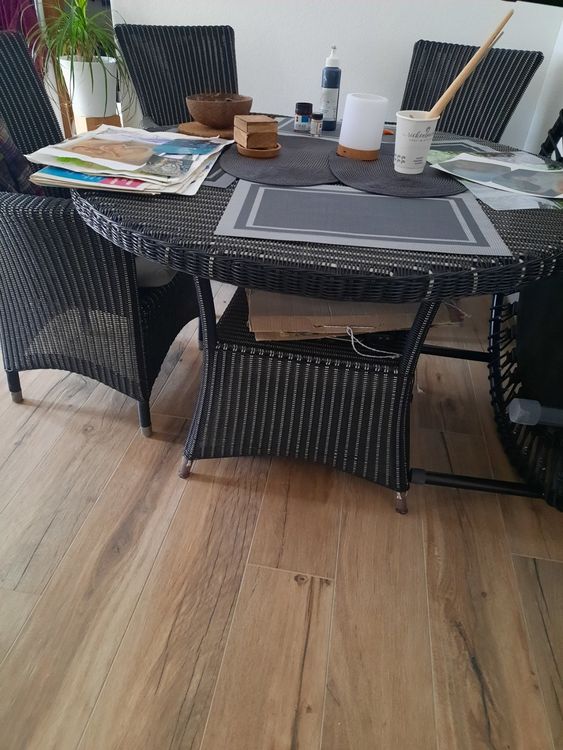 Tisch rund 120 x120 x 75 cm mit 4 stühlen fake ratan (Gebraucht) in für ...