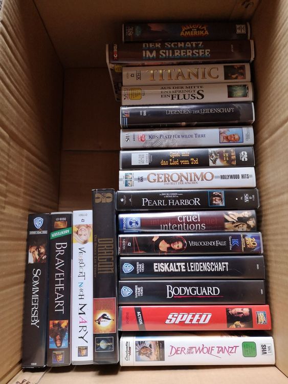Verschiedene VHS Video Kassetten (Gebraucht) in Tafers für CHF 2 – mit Lieferung auf Ricardo kaufen