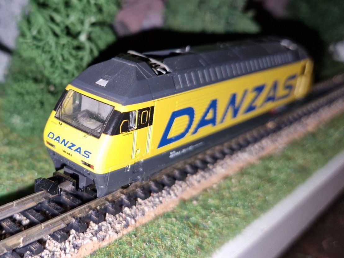 Minitrix 12688 SBB E-Lok Re 460 «Danzas» mit DSS (Gebraucht) in ...