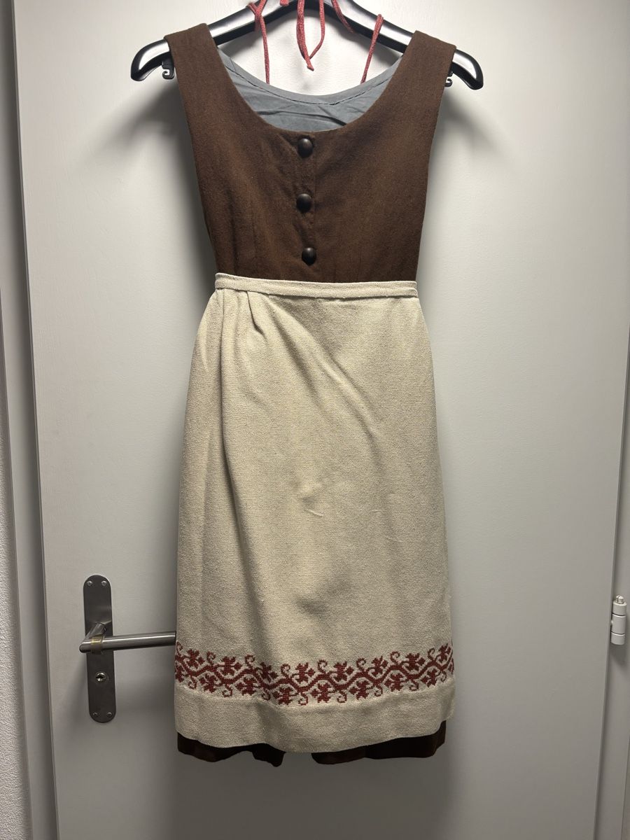 Bündner Werktags-Tracht mit 2 Blusen, Schürze u. Tasche (Gebraucht) in ...