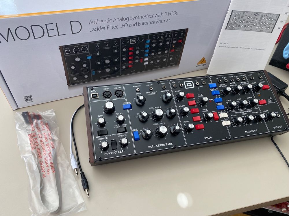 Behringer Model D - Minimoog Klon (Gebraucht) in für CHF 167 – mit ...