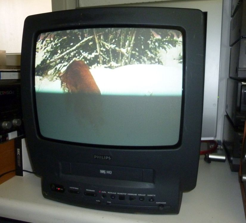Philips CRT TV-VHS Kombination (Gebraucht) in Wenslingen für CHF 100 – nur Abholung auf Ricardo ...