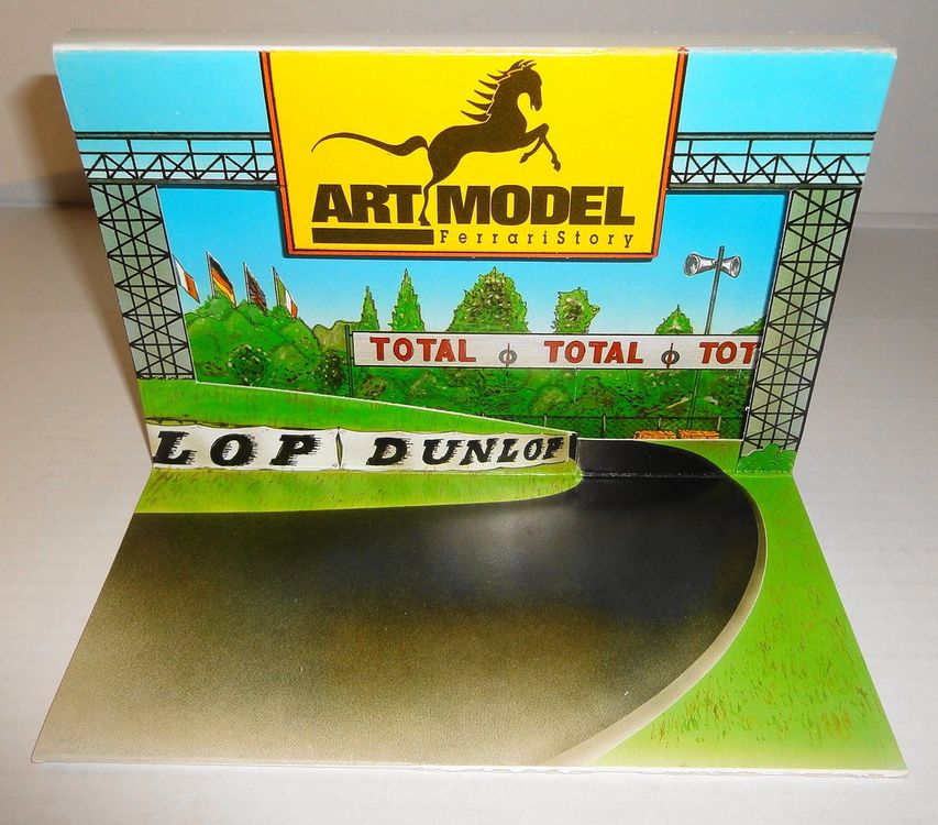 ART MODEL FERRARI STORY 1:43 RACE TRACK DISPLAY (Gebraucht) in Frümsen ...