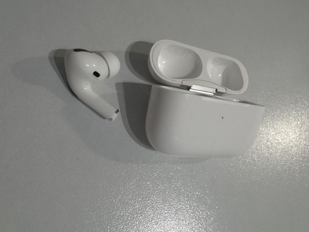Airpods Pro 1st Gen. (Gebraucht) in Givisiez für CHF 33 – mit Lieferung ...