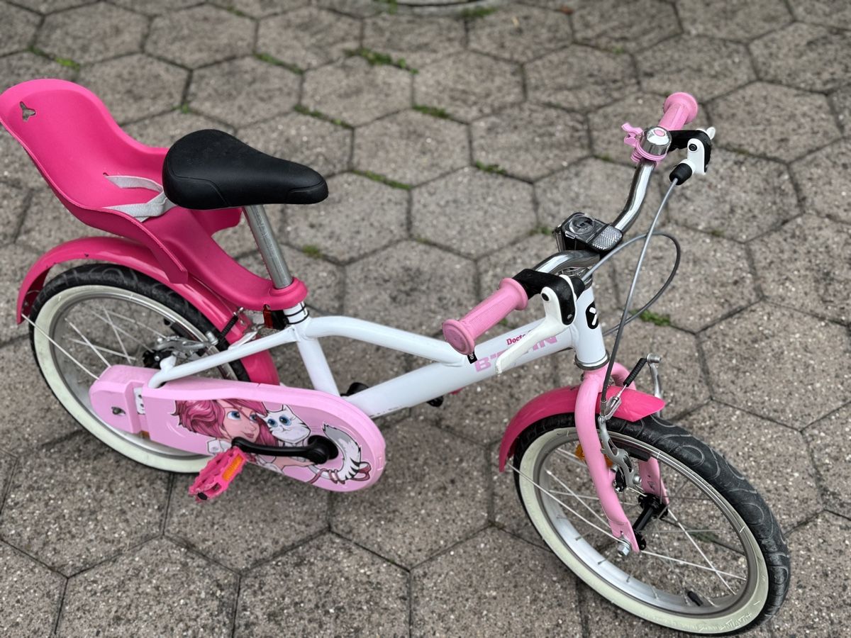 Vélo enfant rose et blanc avec siège poupée intégré (D'occasion) à ...