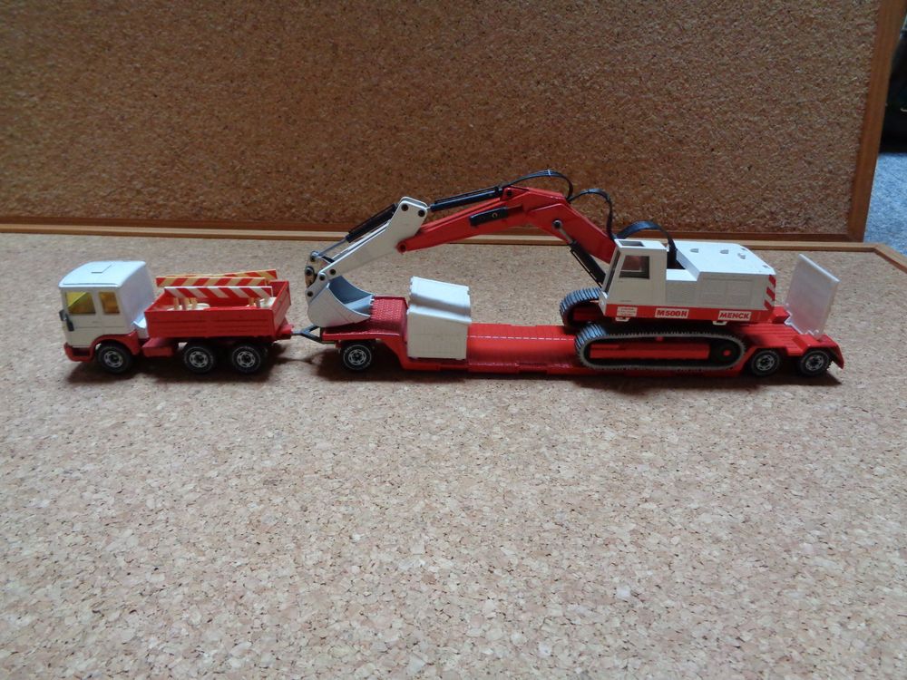 SIKU 4111/4012 MAN F 8 mit Tiefganganh. und Bagger (Neu (gemäss ...