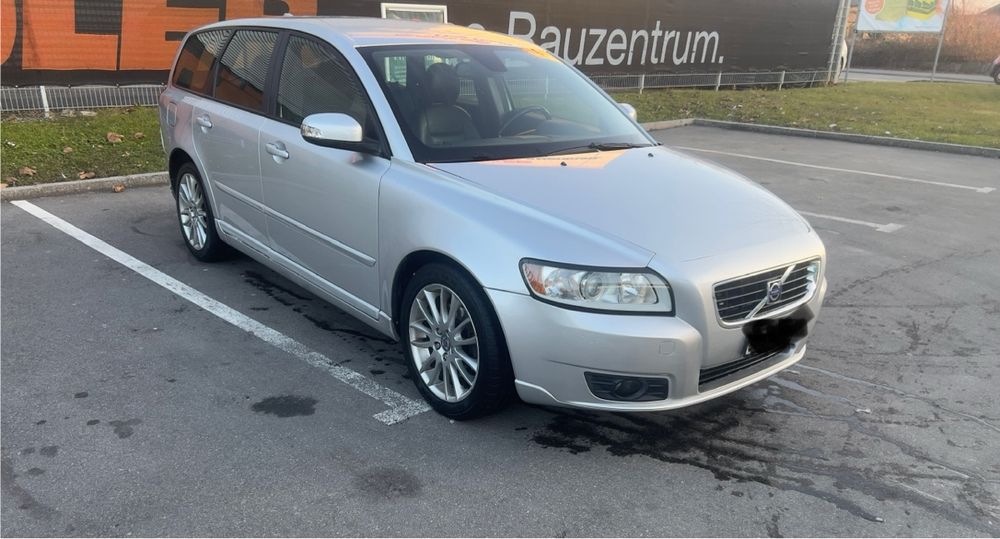 V50 2.0D Stockholm II Momentum, Diesel,frisch ab MFK (Gebraucht) in Heerbrugg für CHF 3790 – nur ...