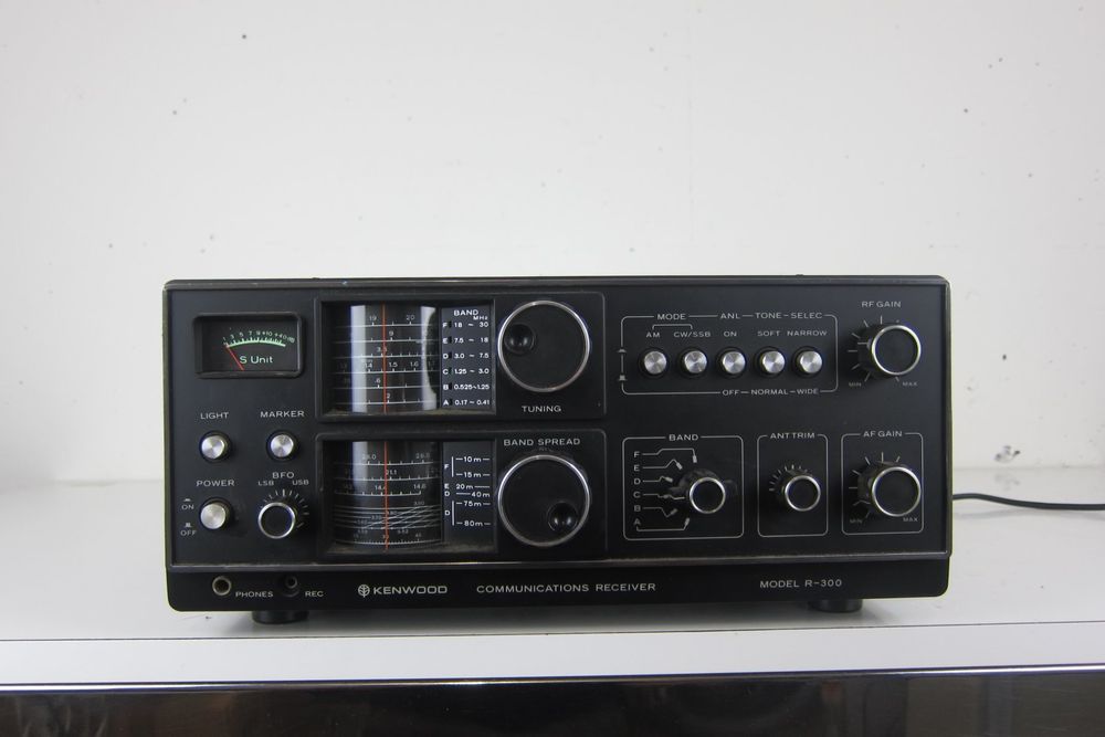 Kenwood R-300 Weltempfänger Communications Receiver (Defekt) in ...