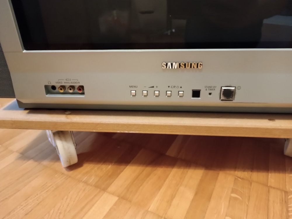 Samsung Plano CRT TV | Kaufen auf Ricardo